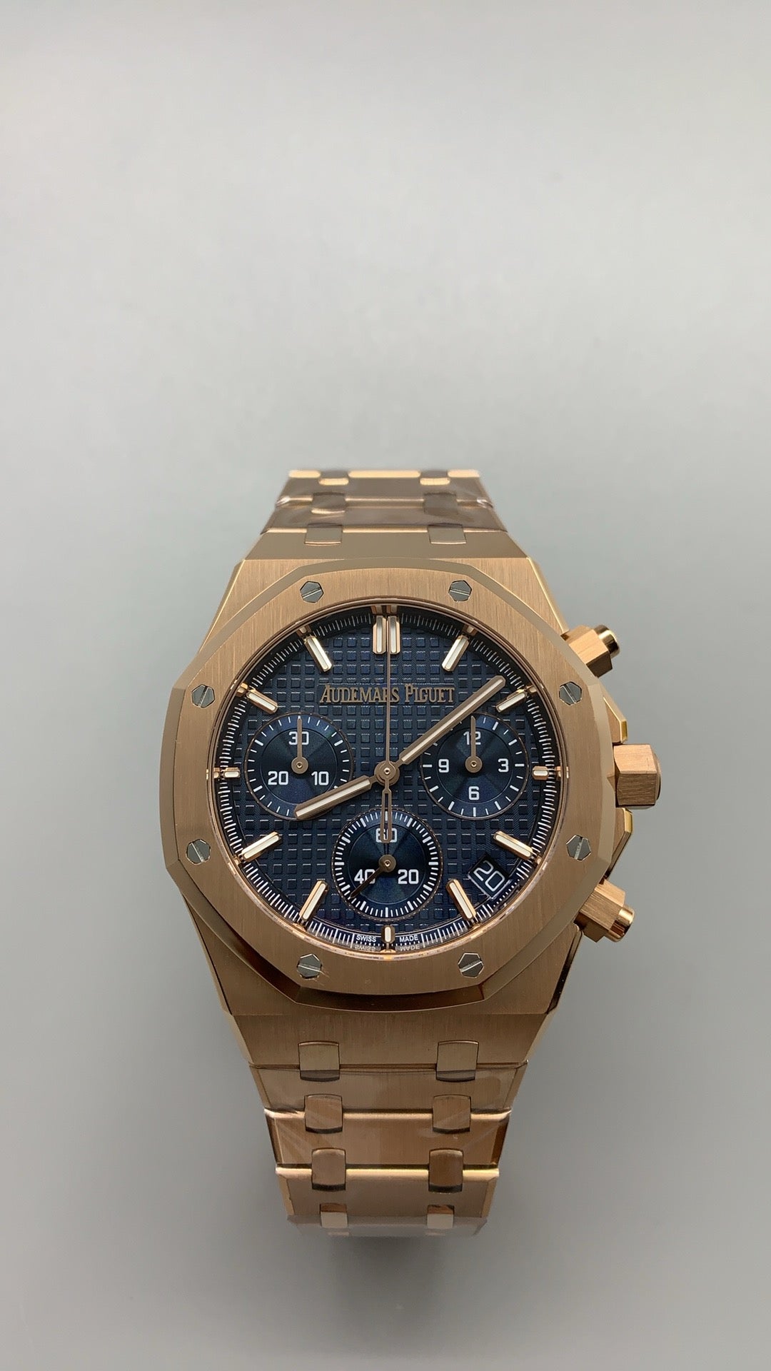 Audemars Piguet Royal Oak 26240 | 41MM | Rose gold PVD stainless steel ...
